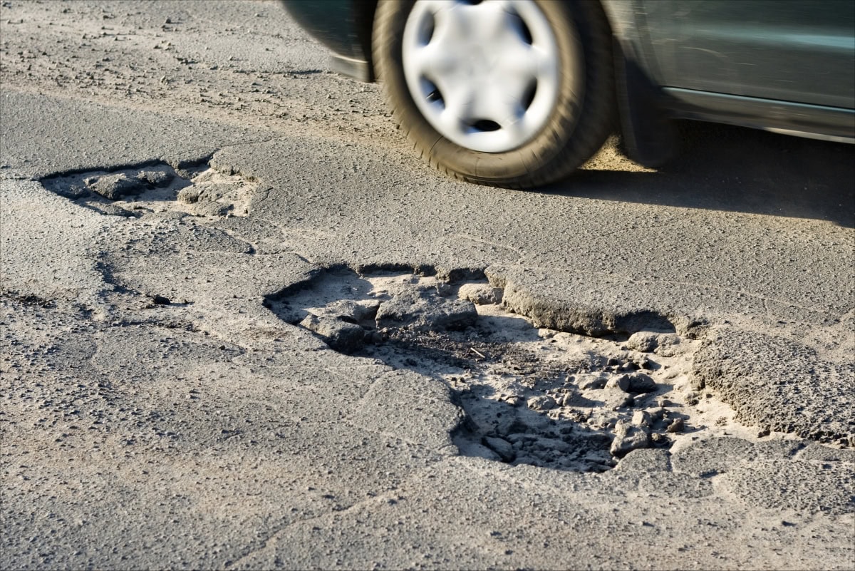 Cost of pothole damage rises to £1.7bn after two-year drop